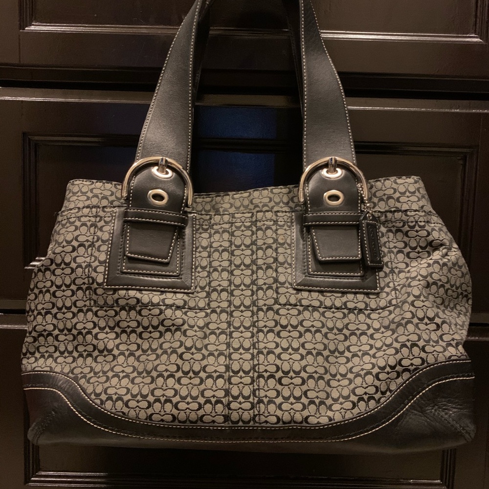 Black Coach Handbag With Signature Logo - Gem
